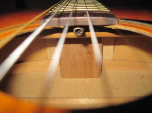 Cara Meluruskan Neck / Stang Gitar Yang Bengkok